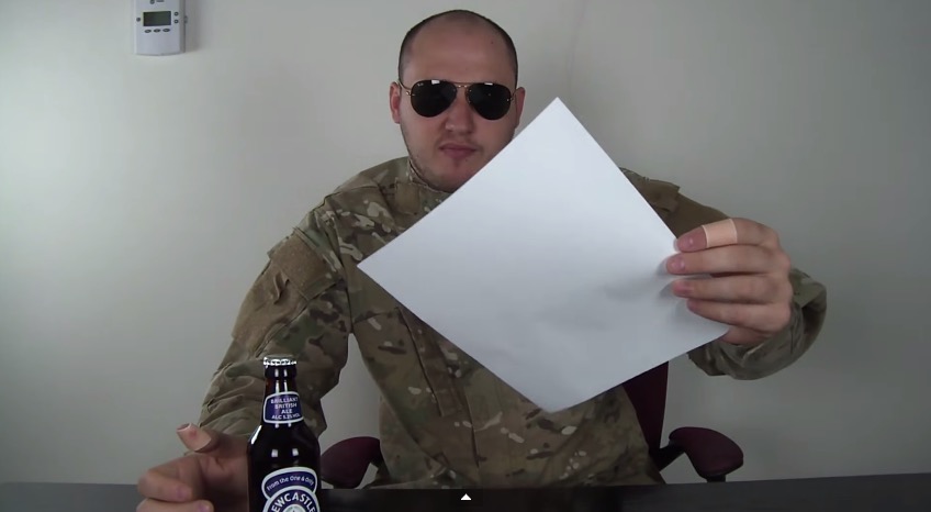 Како да отворите шише пиво со обичен лист хартија?