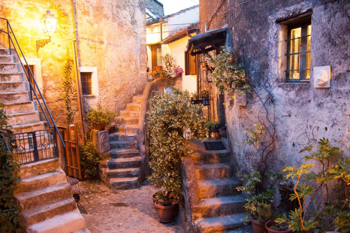 Место за хедонисти: Чудна мешавина од хипи заедница и град на духови