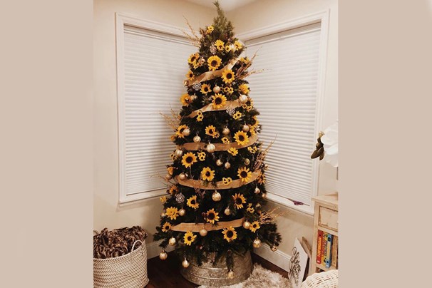 Новогодишни елки инспирирани од сончогледите се новиот празничен тренд