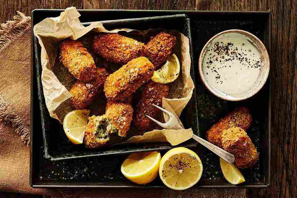 Крцкави и неодоливи: Рецепт за крокети со ослич и компир