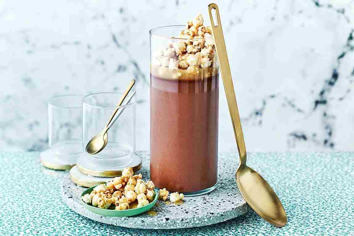 Вкусен и префинет: Рецепт за чоколаден мус со карамелизирани пуканки